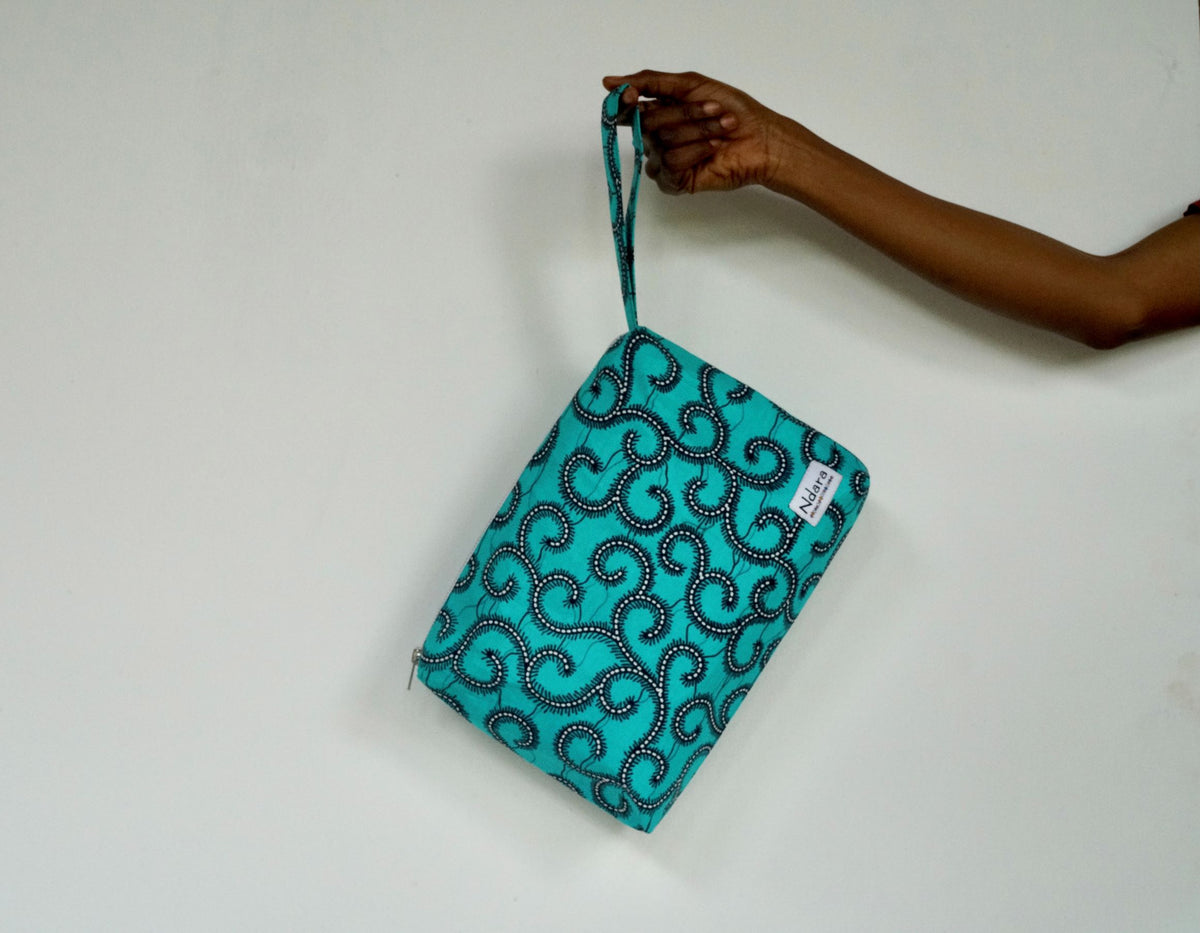 Caterpillar pouch – Ndara Ti Beafrika